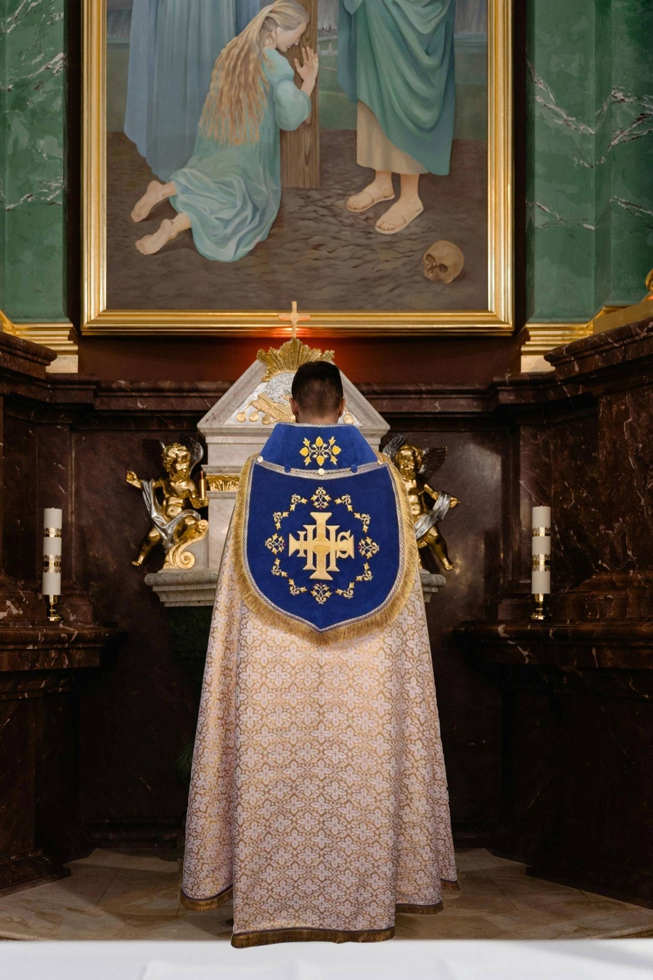Handcrafted Ecclesiastical & Academic Wear| Cassocks, Choir Robes ...